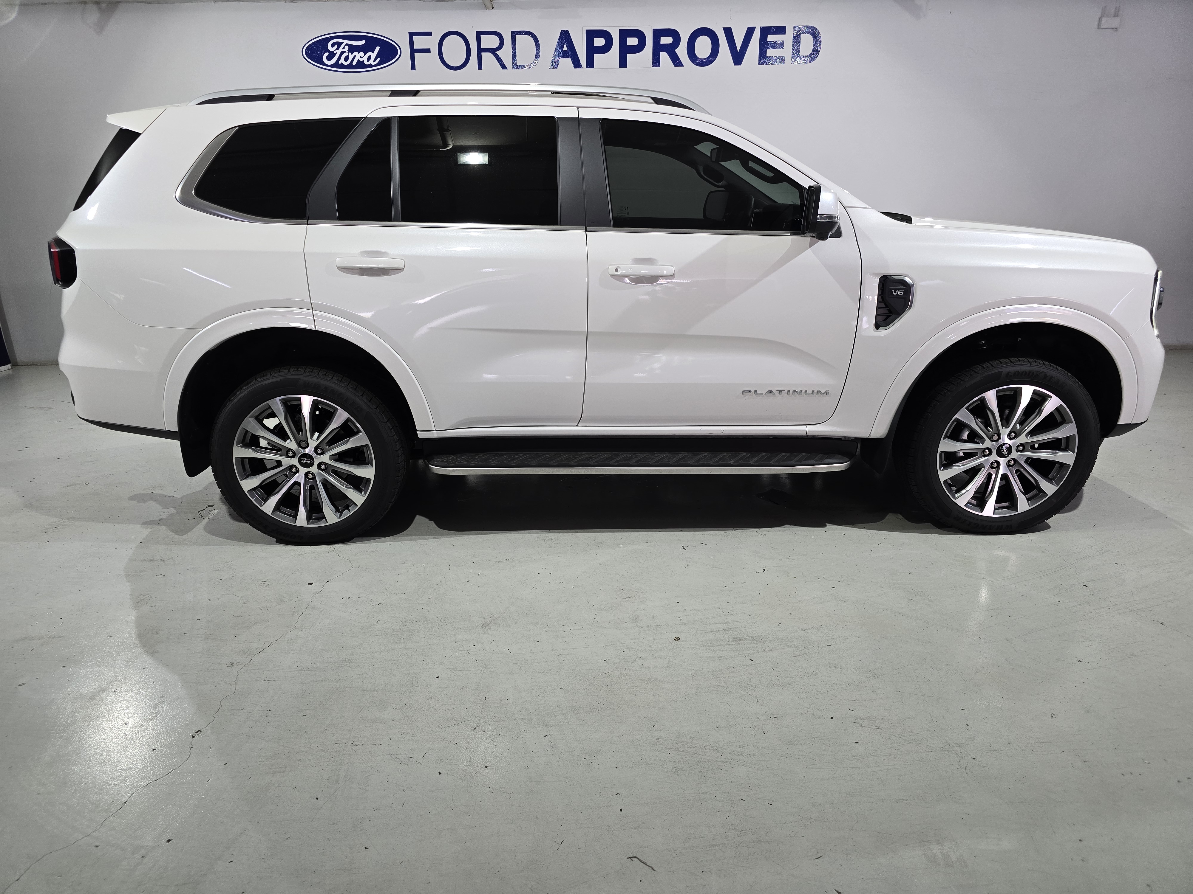 2025 Ford Everest 3.0D V6 Platinum Auto AWD Q2FyTGlzdGluZzo1OTIxMDU ...